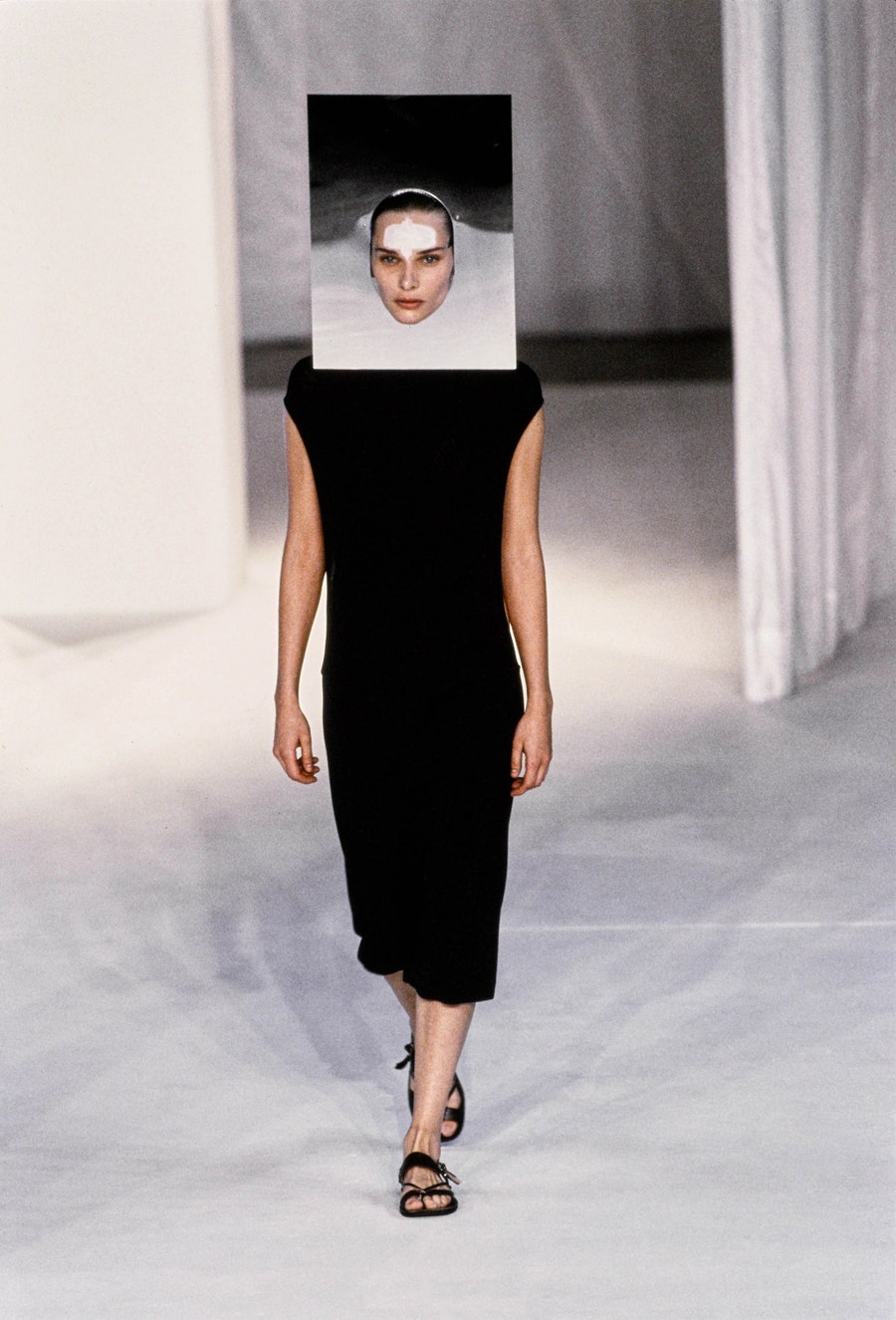 The greatest collections by Hussien Chalayan – Ayerhs Magazine