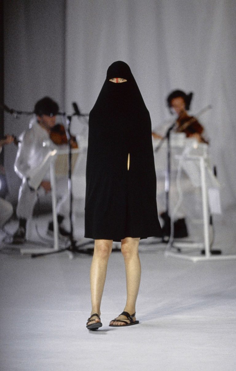 The greatest collections by Hussien Chalayan – Ayerhs Magazine
