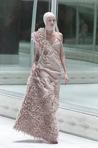 Voss is Forever: Alexander McQueen Spring 2001 – Ayerhs Magazine