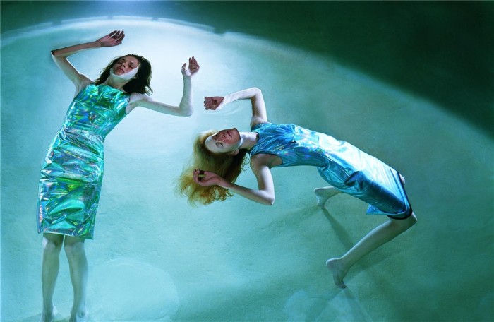 ‘Floating’ Vogue Italia March 1999 – Ayerhs Magazine