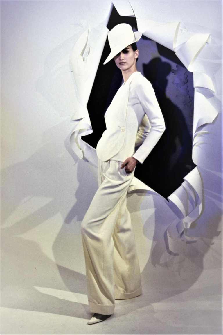 Christian Dior Couture Spring 1999: Dior’s Surrealist Dreamscape ...