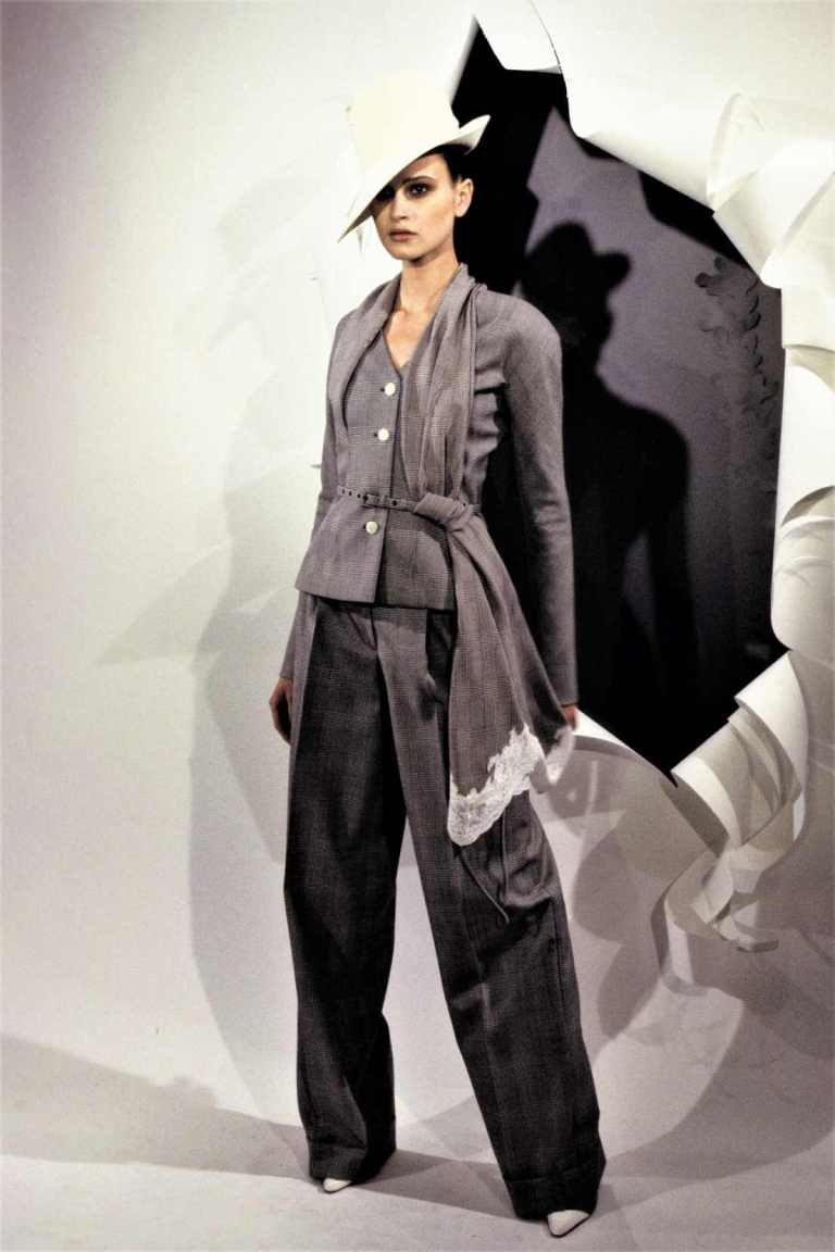 Christian Dior Couture Spring 1999: Dior’s Surrealist Dreamscape ...