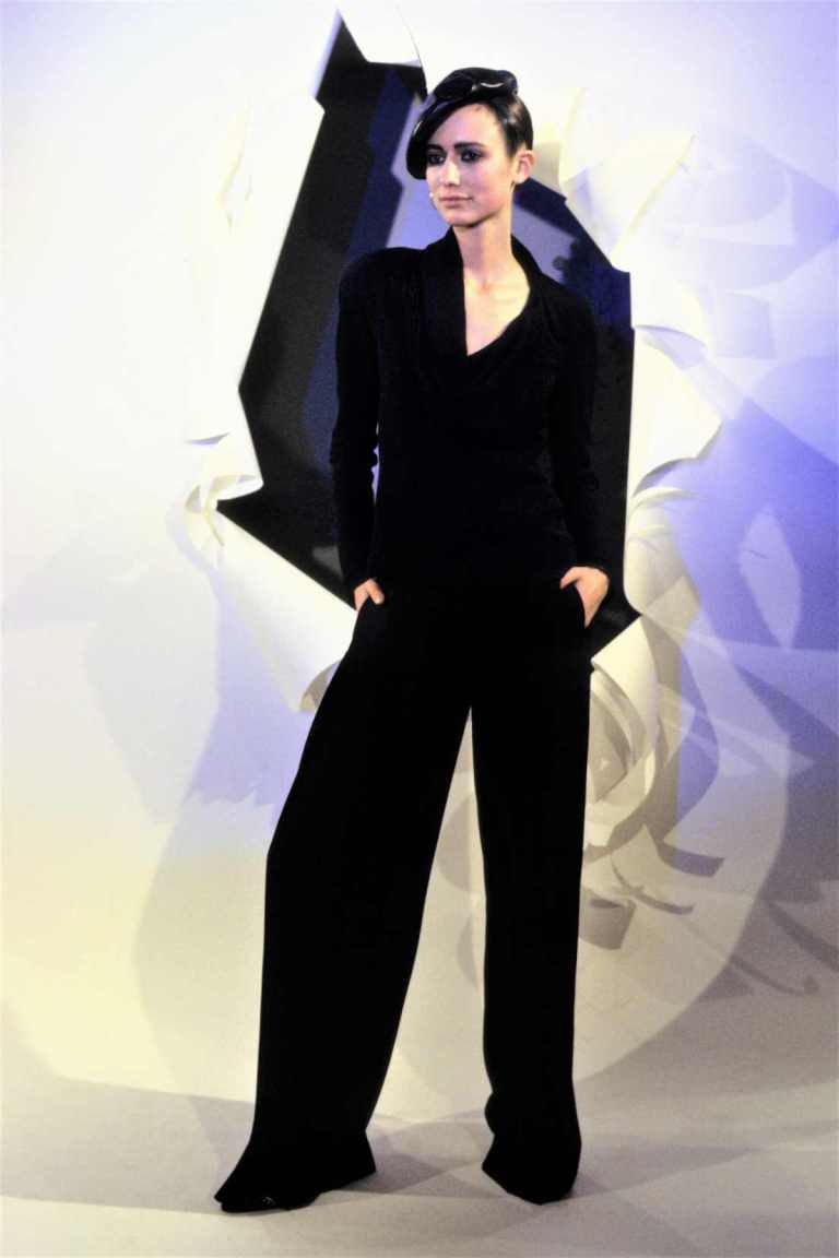 Christian Dior Couture Spring 1999: Dior’s Surrealist Dreamscape ...