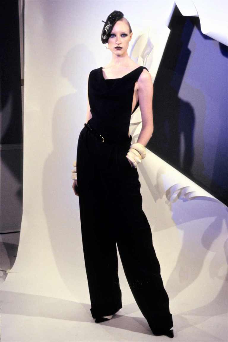 Christian Dior Couture Spring 1999: Dior’s Surrealist Dreamscape ...