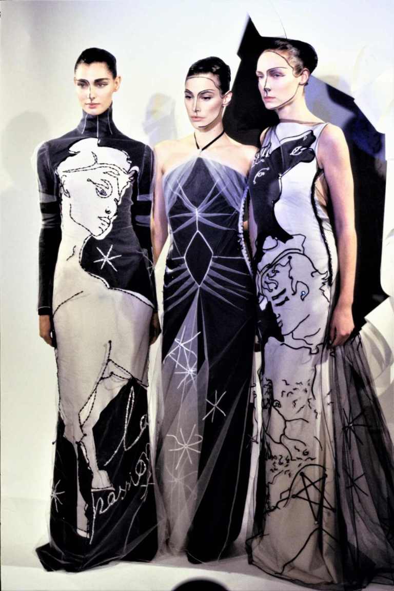 Christian Dior Couture Spring 1999: Dior’s Surrealist Dreamscape ...