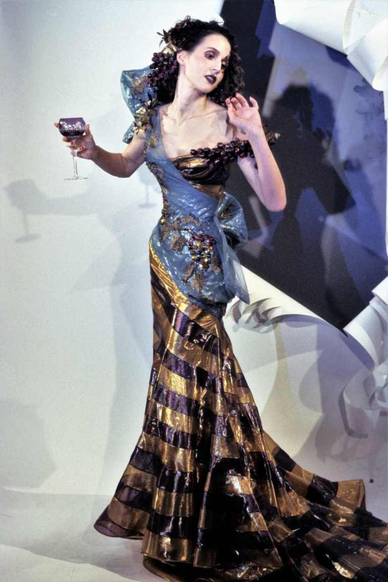 Christian Dior Couture Spring 1999: Dior’s Surrealist Dreamscape ...