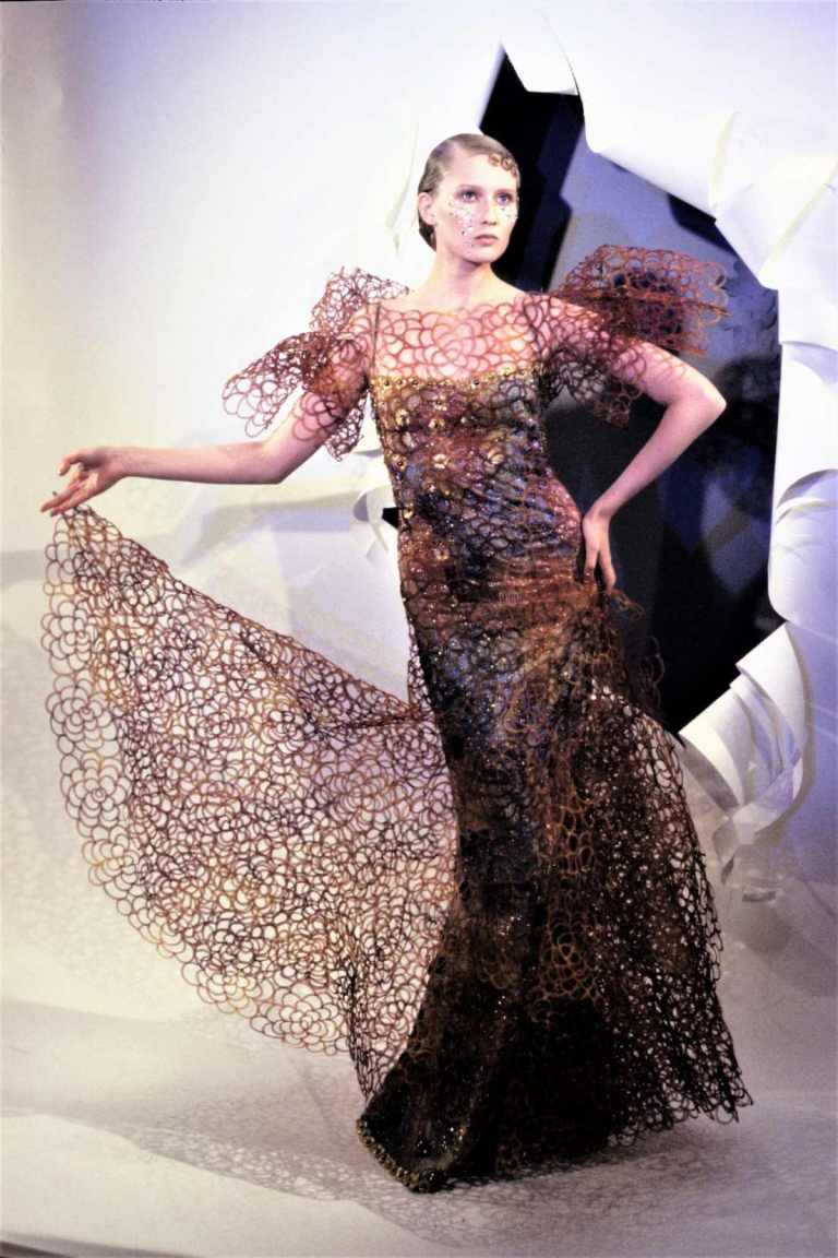 Christian Dior Couture Spring 1999: Dior’s Surrealist Dreamscape ...