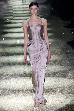 Coats & Corsets: Gucci Fall 2003 – Ayerhs Magazine