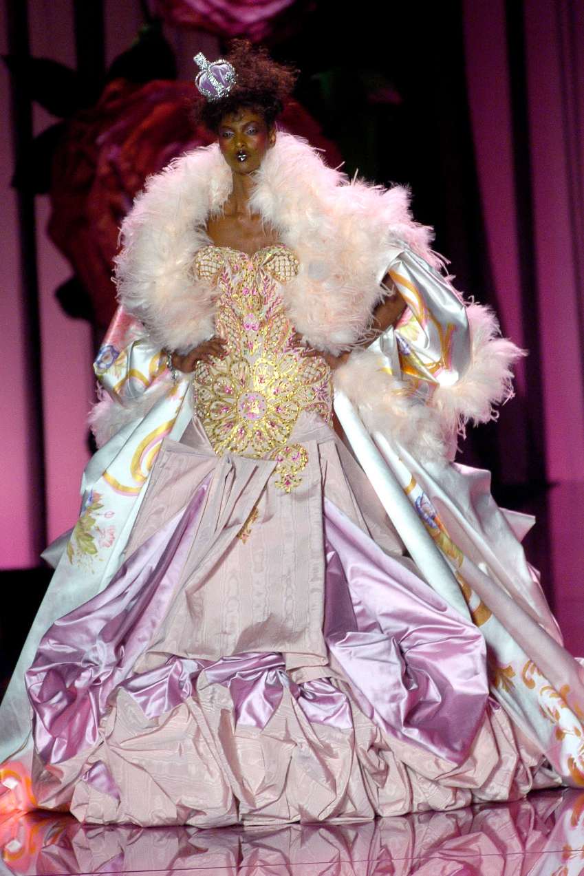 Christian Dior Couture Fall 2004: Drama Meets Opulence – Ayerhs Magazine