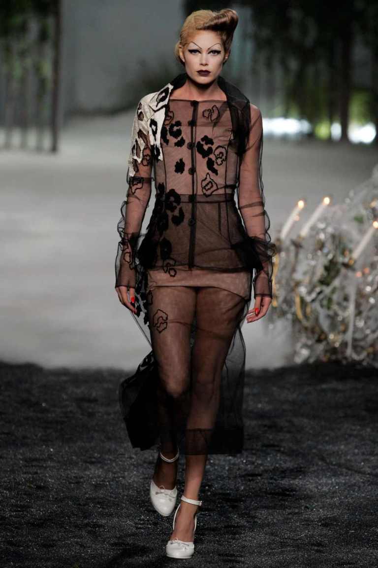 Christian Dior Couture Fall 2005: Dreamscapes & Details – Ayerhs Magazine