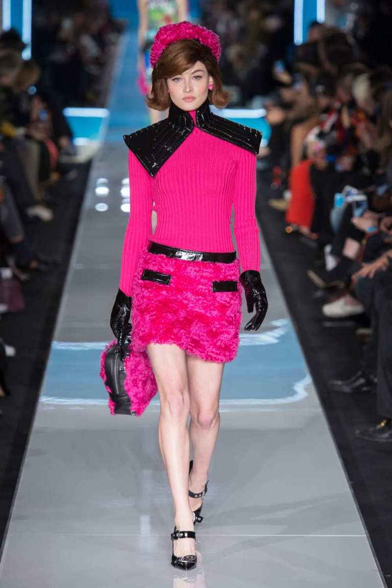 Moschino Fall 2018: Conspiracy Chic – Ayerhs Magazine