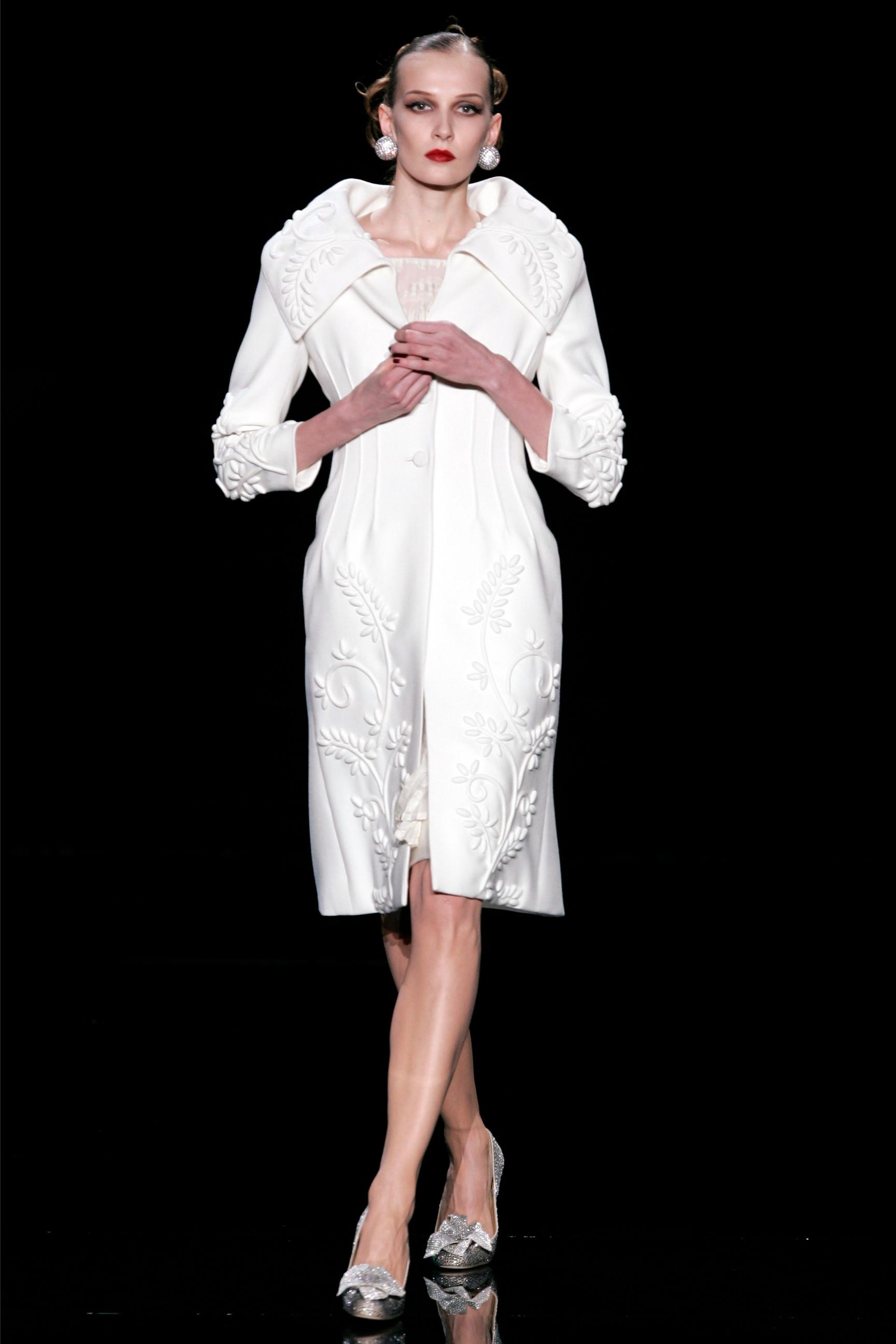 Valentino Spring 2005 Couture: Touch of Approachability – Ayerhs Magazine