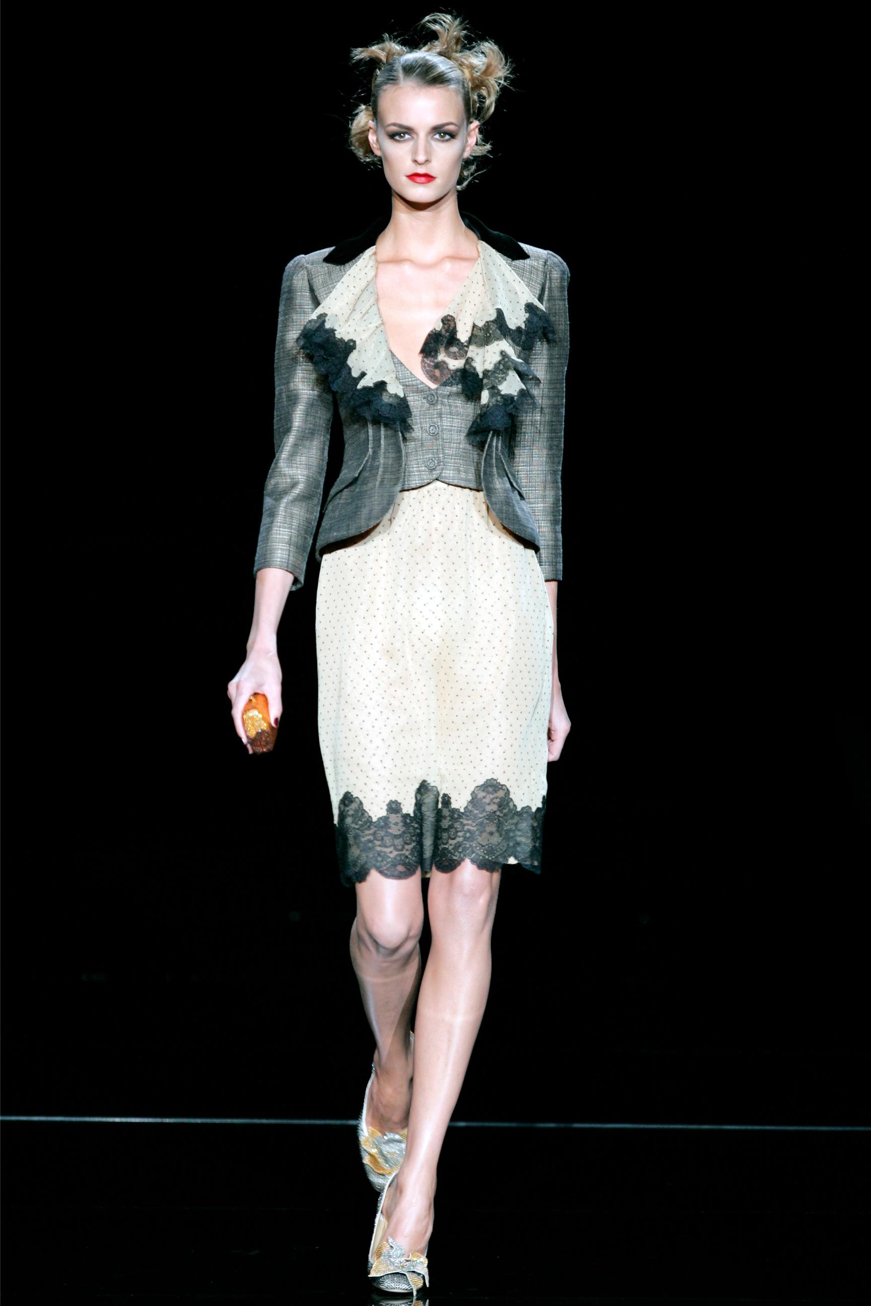 Valentino Spring 2005 Couture: Touch of Approachability – Ayerhs Magazine