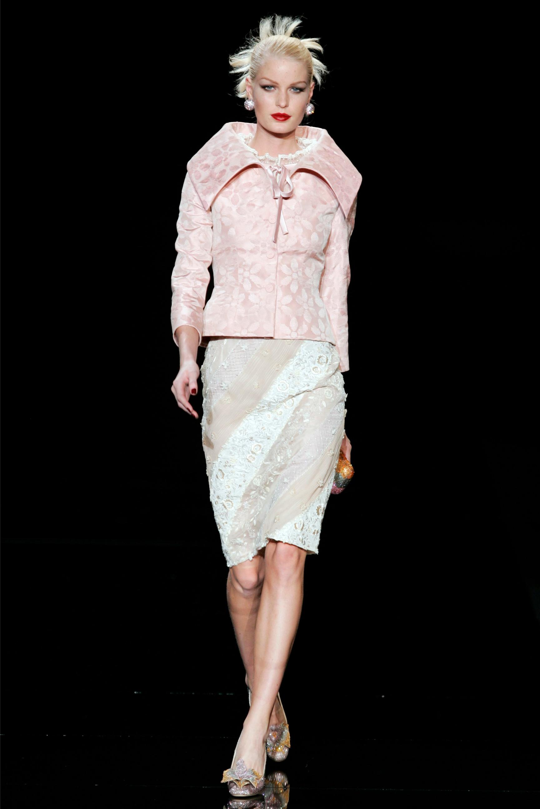 Valentino Spring 2005 Couture: Touch of Approachability – Ayerhs Magazine