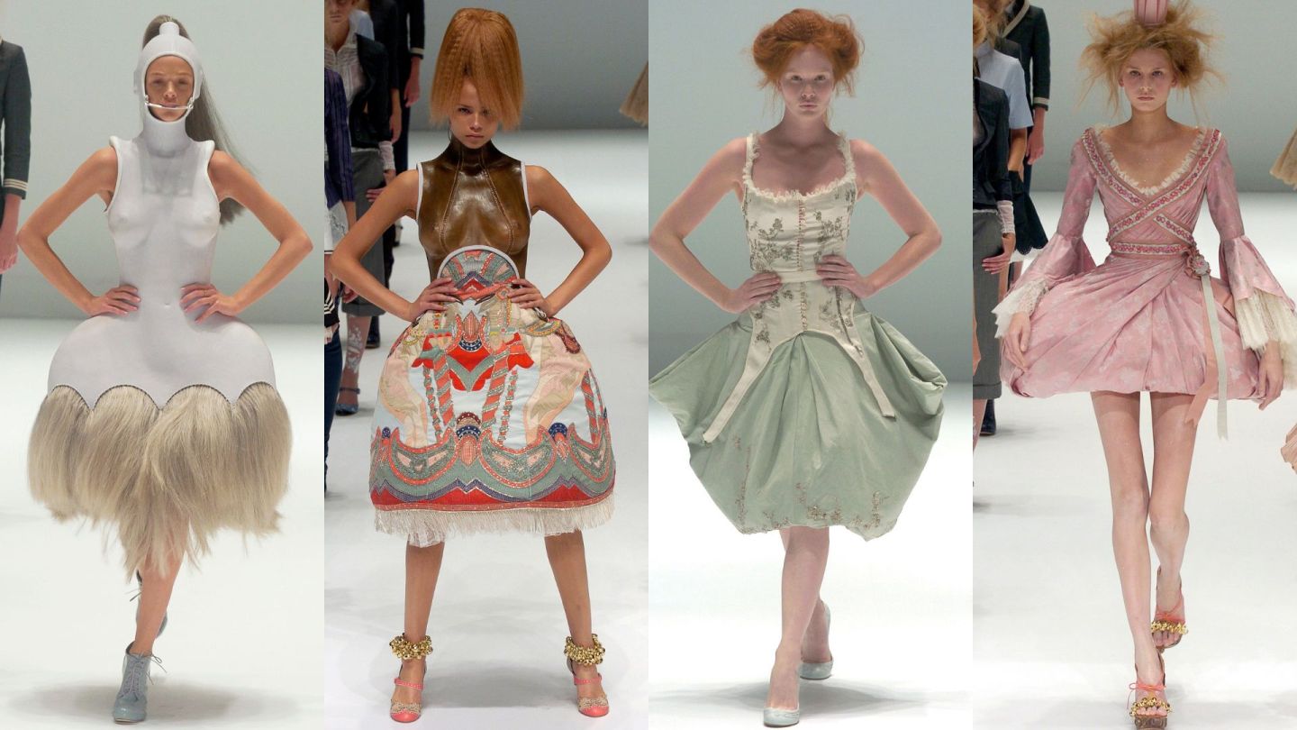 Alexander McQueen Spring 2005 PFW: Life-Sized Chessboard – Ayerhs Magazine