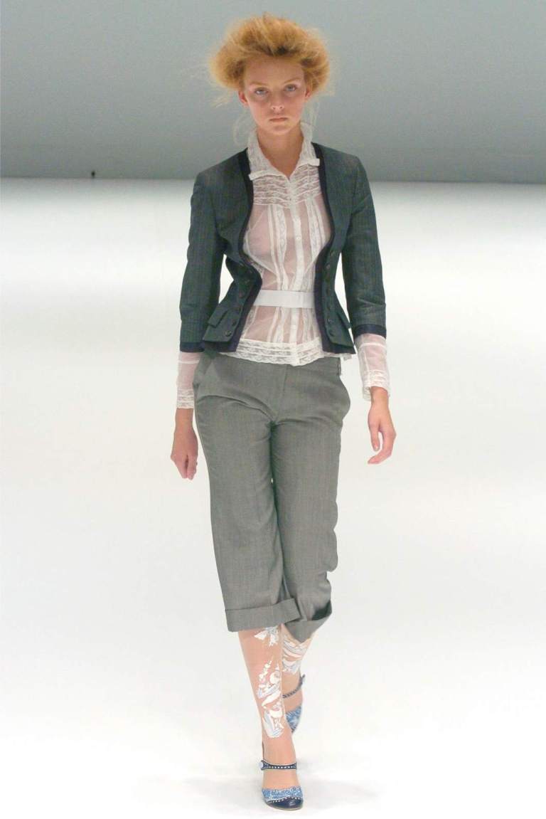 Alexander McQueen Spring 2005 PFW: Life-Sized Chessboard – Ayerhs Magazine